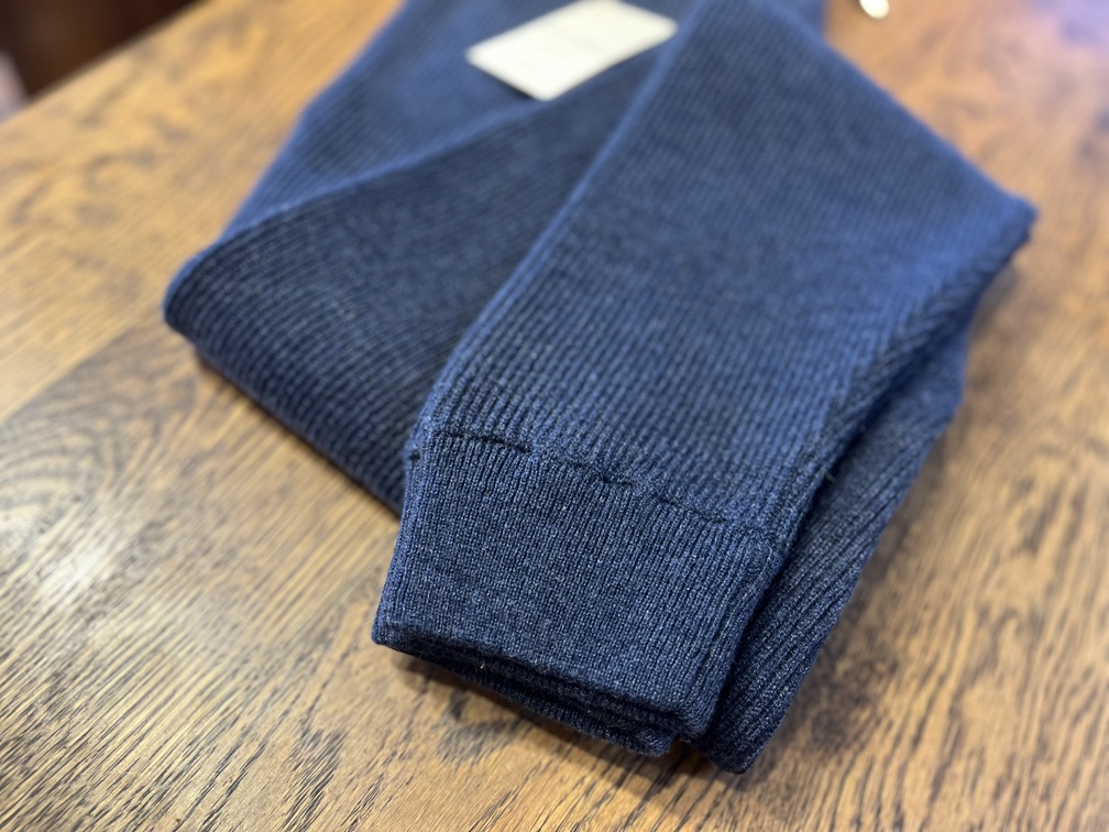 Andre Mauriceの贅沢ニットパンツで極上カシミヤのくつろぎセットアップ - Utsubo Magazine